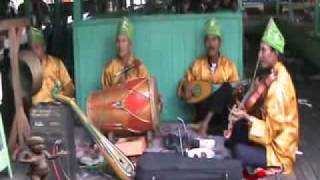 carafuzziblog: Alat Musik Babun Dimainkan Dengan Cara