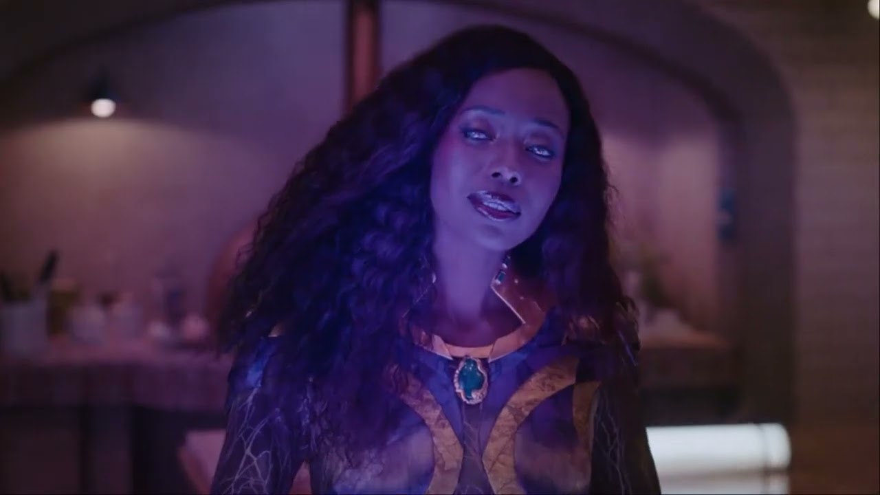 dc titans: all the scenes where komand'r/blackfire uses their powers