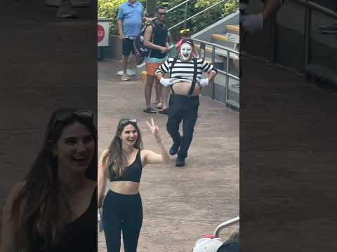 She asked for this one! ππ€£ Tom mime Seaworld #seaworldmime #tomthemime