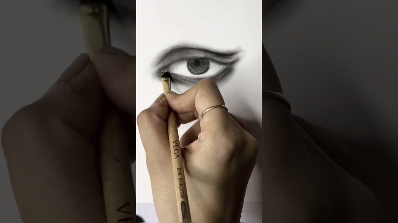 Charcoal eye.. day 1/10 charcaol drawing, charcoal shading, eye drawing #cover #pencilchaos #art
