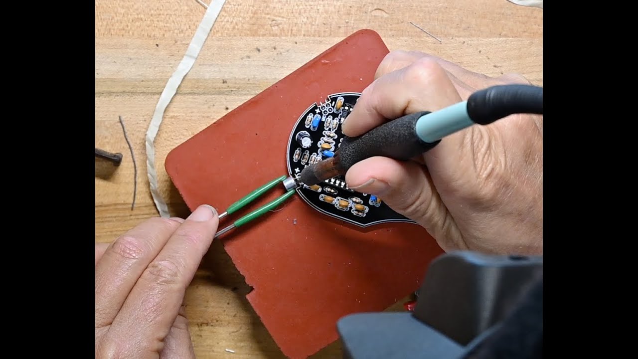 C.K. builds a Velleman Stereo Batscanner and Ultrasonic Sound Detector by Whadda kit