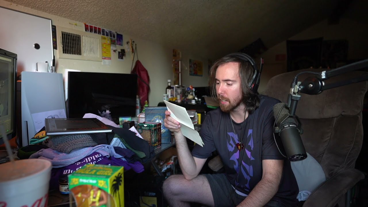 Asmongold having a very real moment with Fanmail
