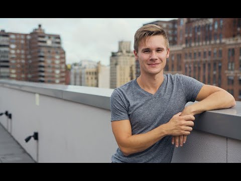 FENIX Interview: Meet FENIX Celebrity Artist & Award-winning Nightclub Singer, SETH SIKES!