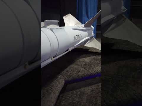 💭 Raytheon AIM-9X Sidewinder w/LAU-105 Launch Rail-Fully 3D Printable ...