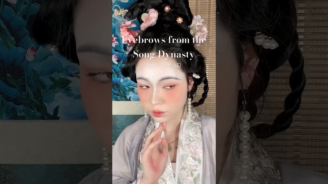 Bring these eyebrows back please 😫 #eyebrows #traditionalwear #china #hanfu