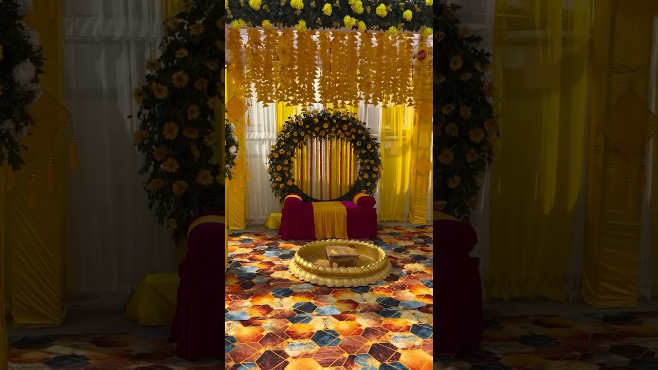 flowers haldi ceremony,haldi stage decoration,simple haldi decoration,levender haldi decoration