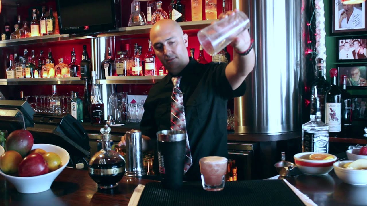 How to Make the Perfect Whiskey Drink : Mixology Tips