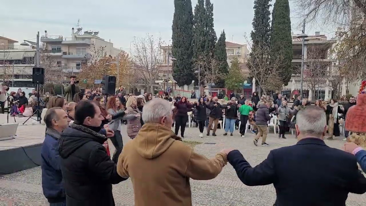 Λάρισα: «Γουρουνοχαρά» με κόσμο και ατελείωτο χορό στη Φιλιππούπολη ...
