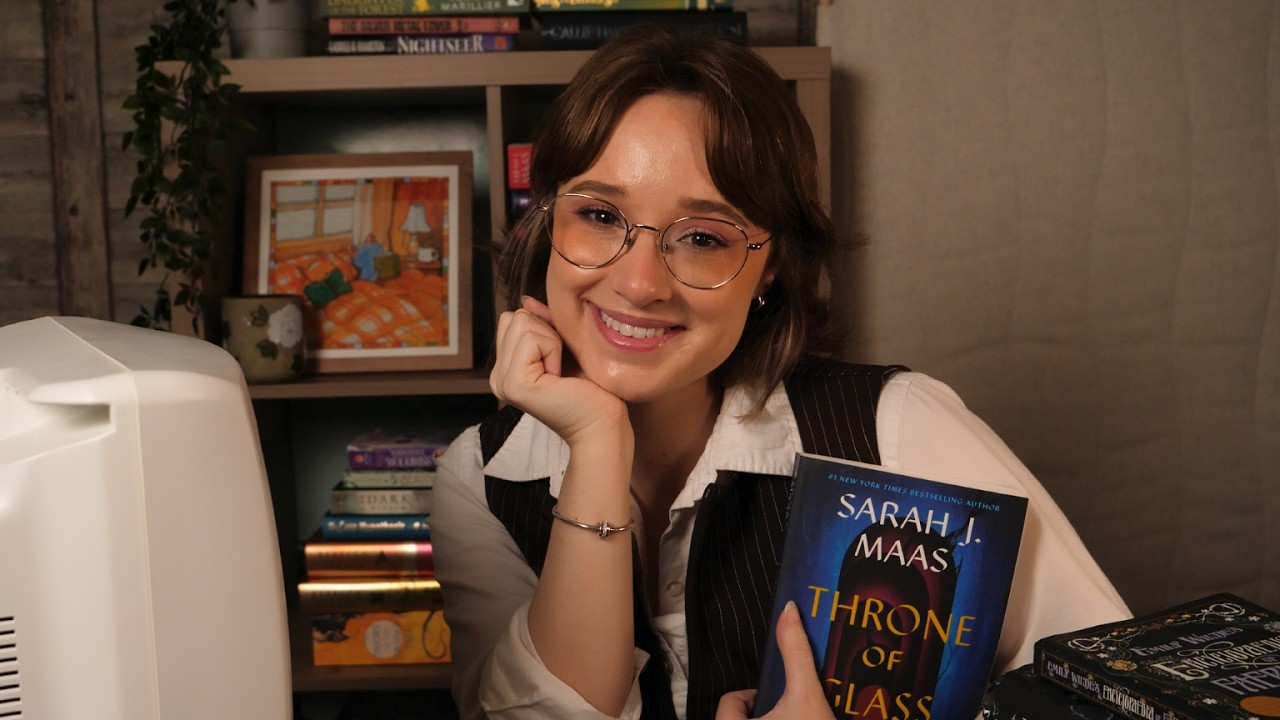ASMR Friendly Librarian Steals Your Attention📚 (To Talk About Books)