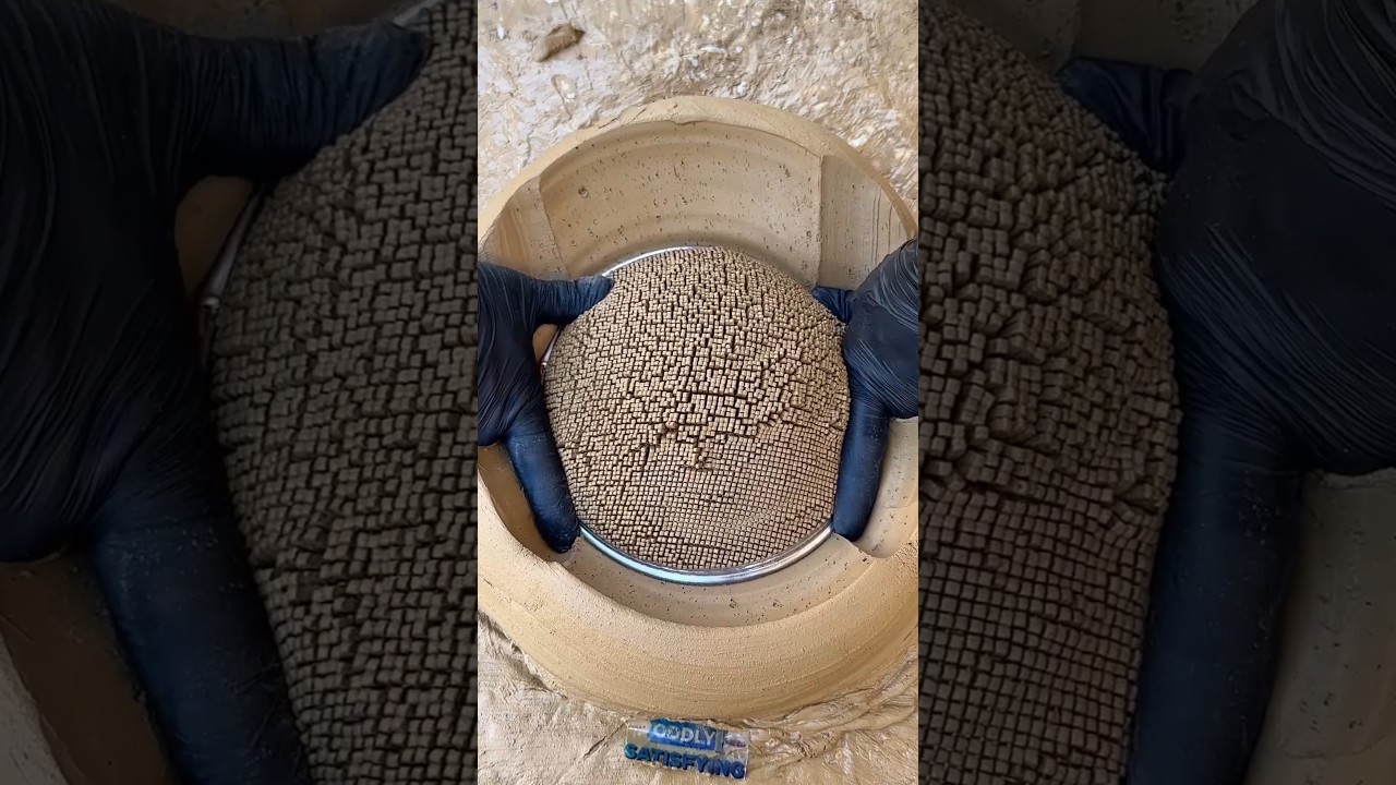 Mud gets pixelated #asmr #asmrsounds #asmrvideo #satisfying #satisfyingvideo #oddlysatisfying #mud