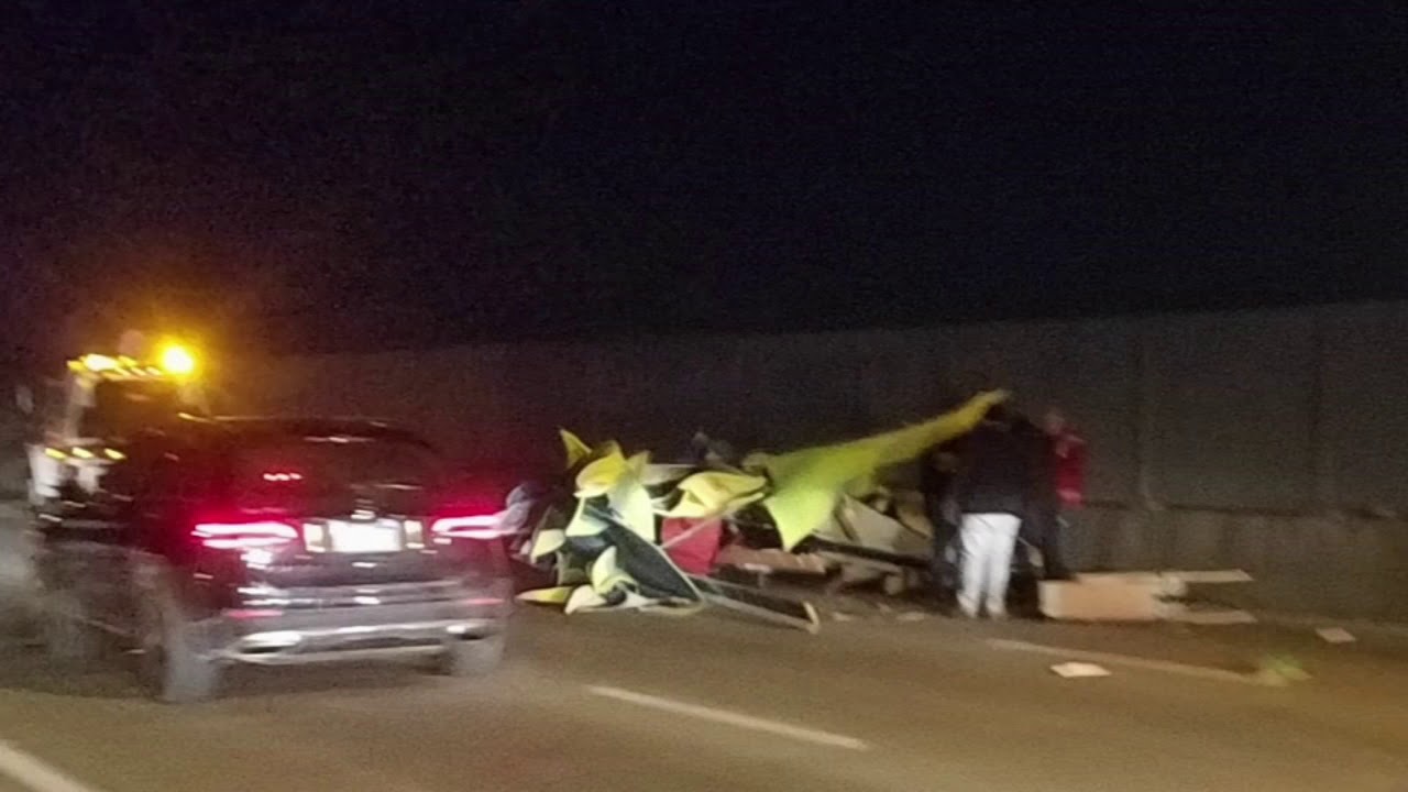Dragon float smashed on I-95 in Port Richmond