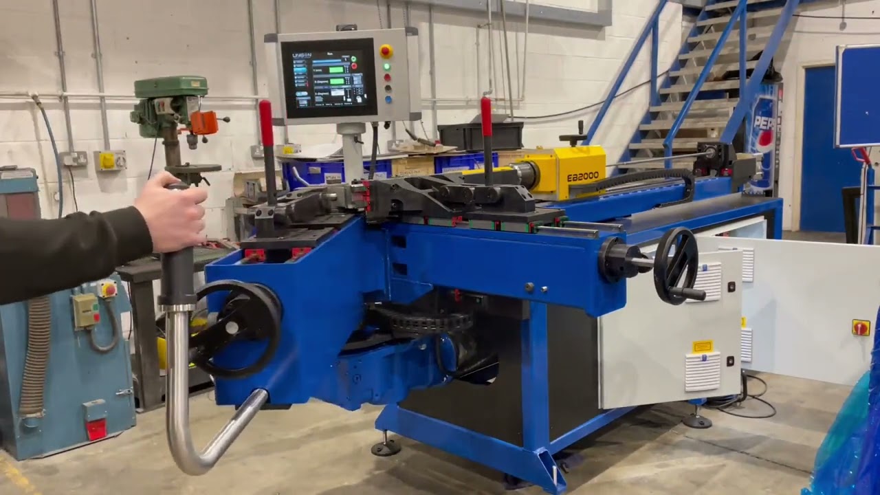 Manual CNC tube bending with our EvBend 2000.