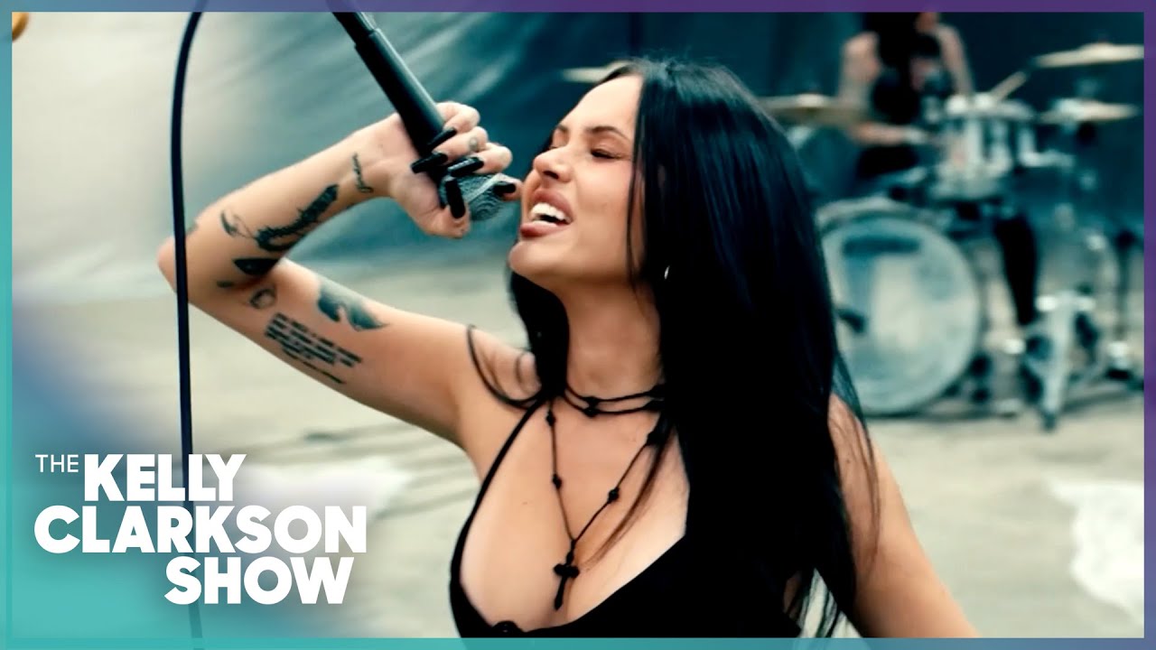 'split' By Maggie Lindemann | Kelly Clarkson Show