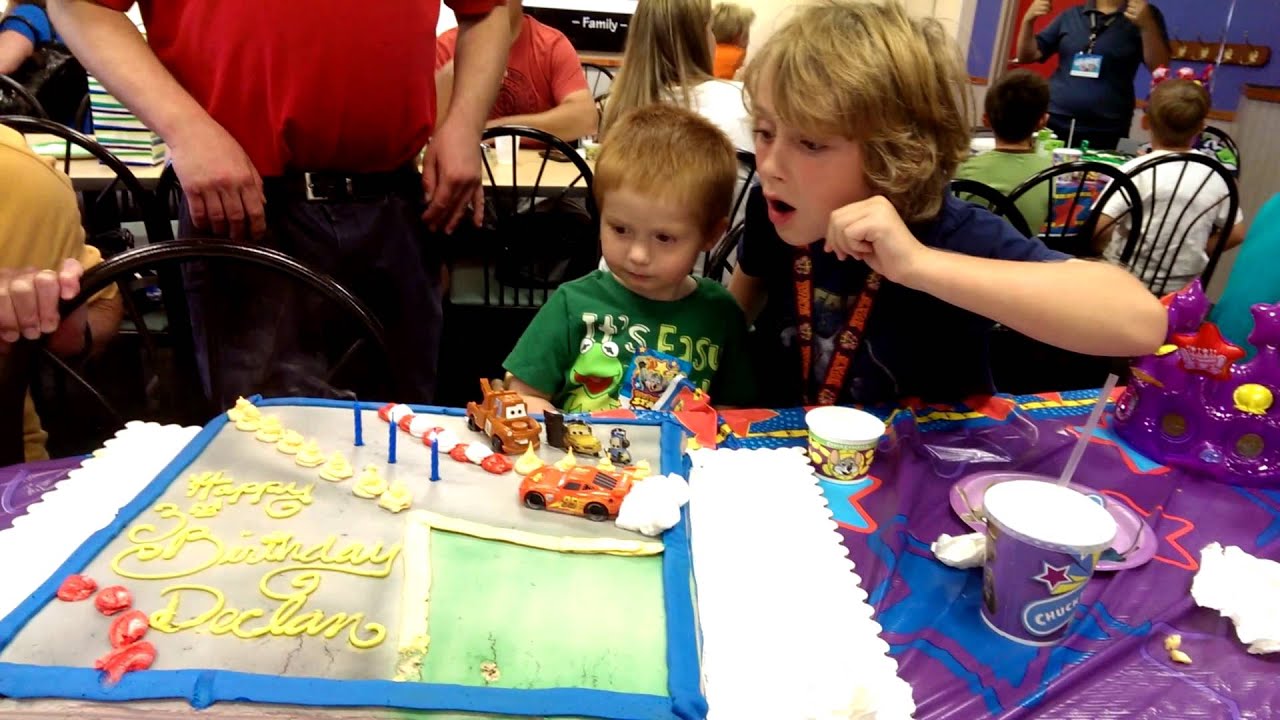 Declan's 3rd birthday at chuck-e-cheese