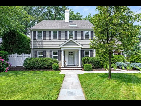 223 Shoreward Dr | Great Neck, NY