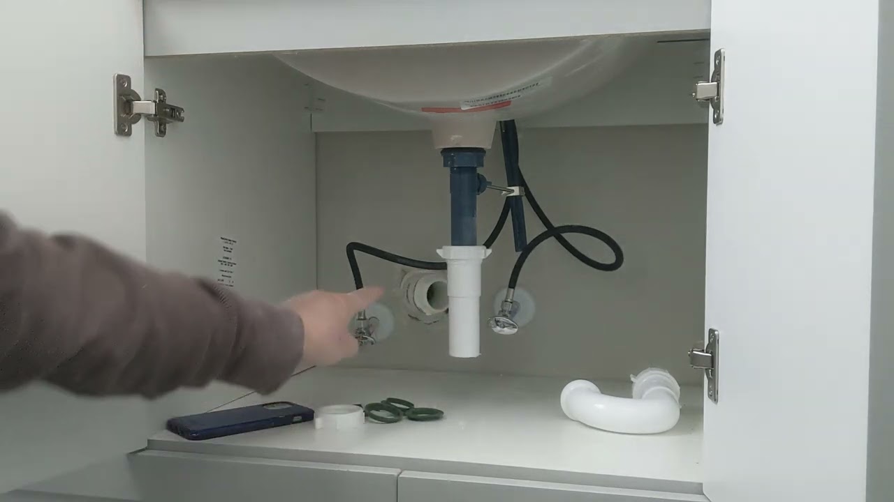 DIY plumbing a bathroom sink drain! 1-1/4 to 1-1/2