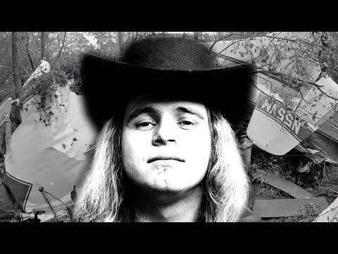 Lynyrd Skynyrd Members Reflect On Deadly 1977 Plane Crash | This Week in Music History