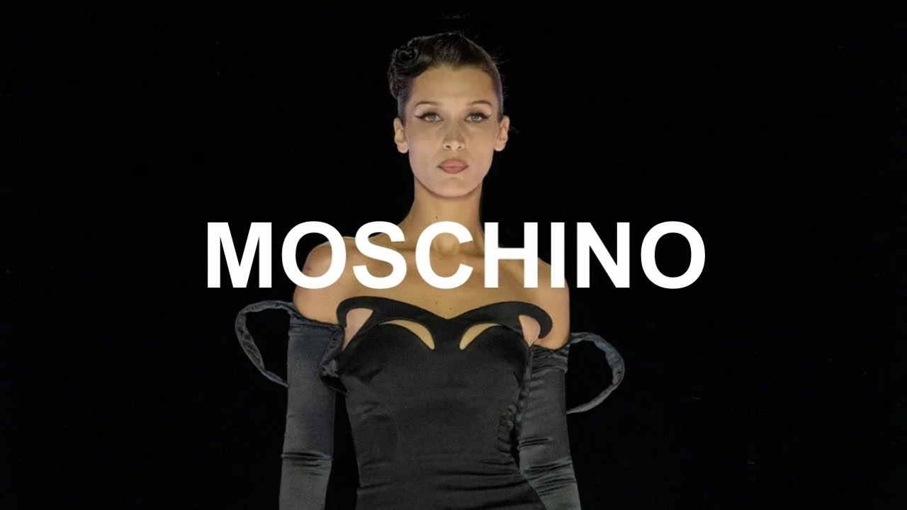 MOSCHINO FW 2022-2023 Fashion Show (Bella Hadid, Gigi Hadid, Sora Choi…)