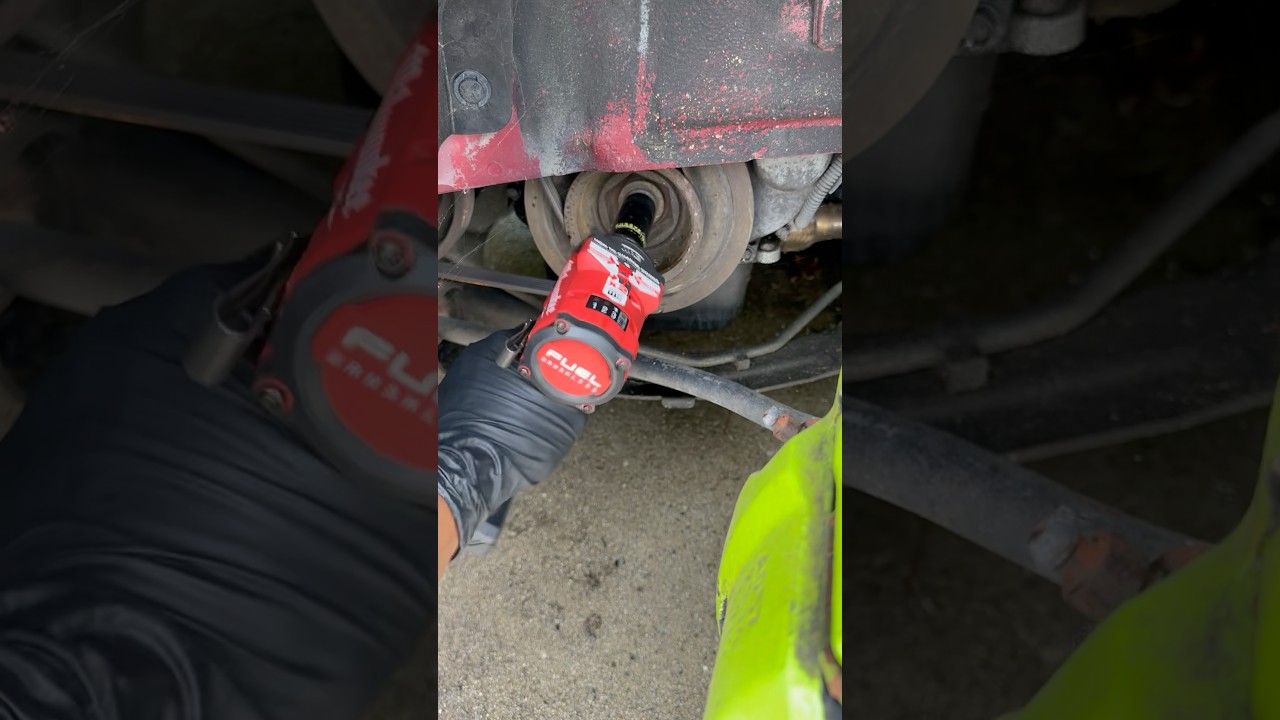 New Stubby vs Honda Crank Bolt