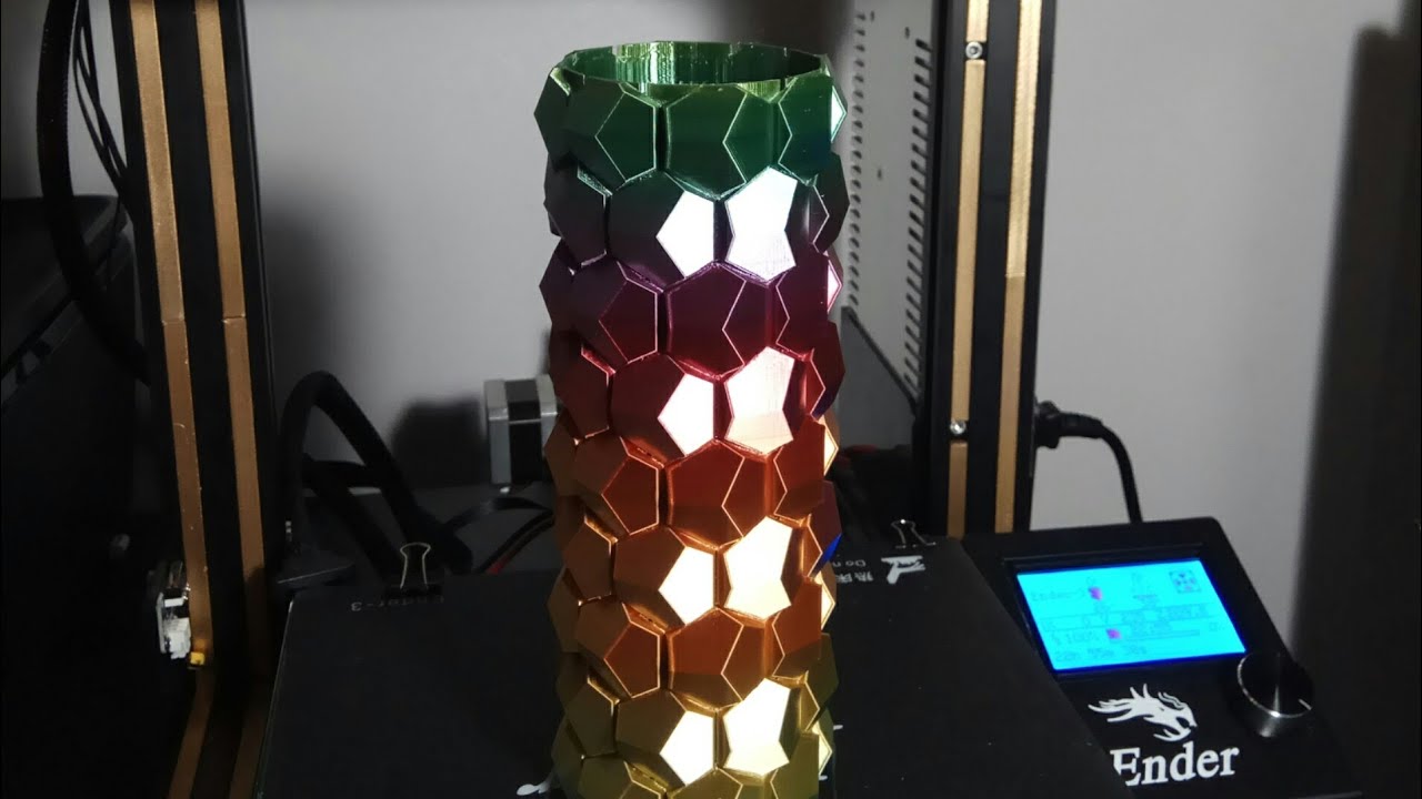 3D printing a Honeycomb Vase! (Gradient)