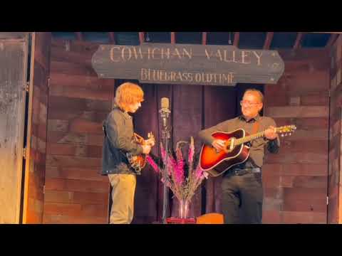 Wyatt Ellis & Alex Leach  - Hills of Roan County/Rabbit in a Log