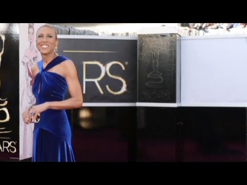 GMA's Robin Roberts comes out on Facebook
