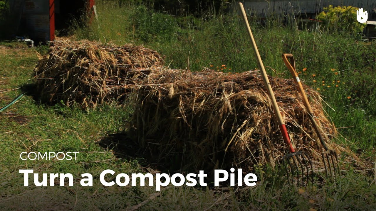 How to turn a compost pile - Making Compost | Sikana
