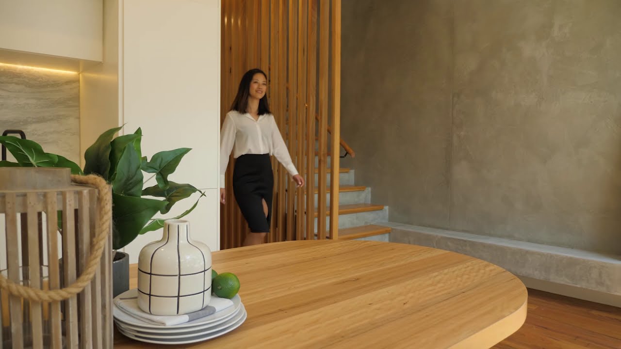 Laura Voinea - Area Specialist - Victoria - realcommercial.com.au