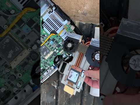 E-Waste Compaq Laptop! #shorts