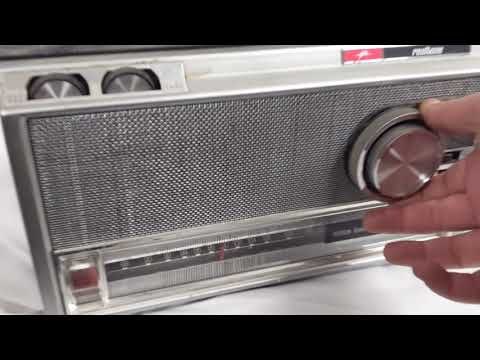 Realtone Globepacer 8812 Portable Shortwave Receiver - 1965 | Reverb