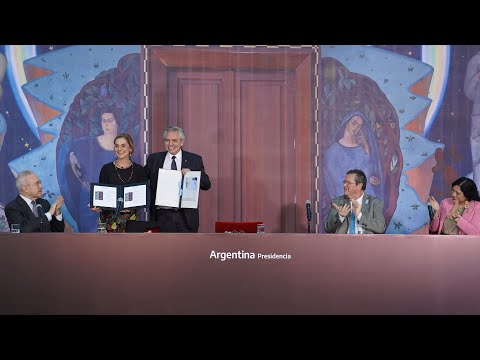 Entrega réplica del mural ‘Retrato de Personajes de la Historia ...