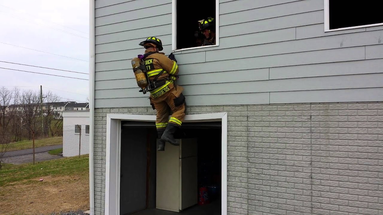 3 firefighters bailout training