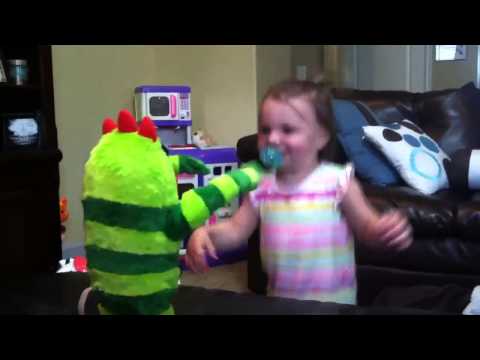 Yo Gabba Gabba - Dancing Brobee Toy