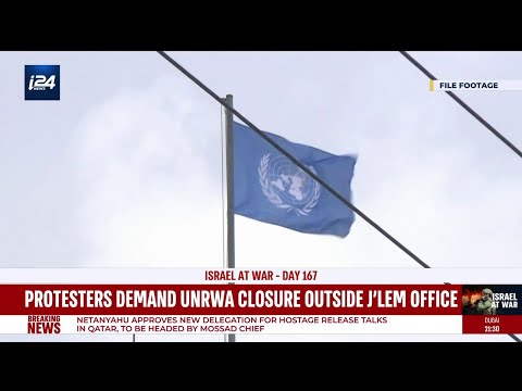 Protesters demand UNRWA closure outside Jeruslaem office
