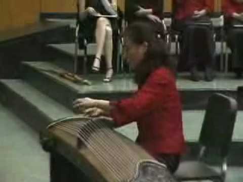 Li-Ling Hsiao Performs on the Guzheng 2