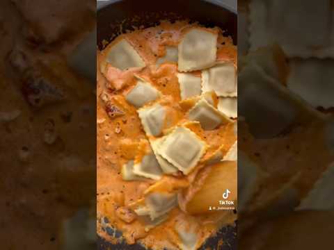 Creamy parmesan Ravioli 🍝 | Best ravioli recipe #shorts