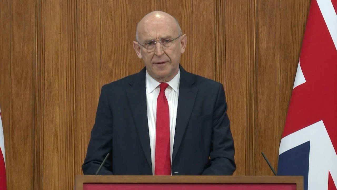 UK defence minister warns Putin over Russian spy ship | AFP