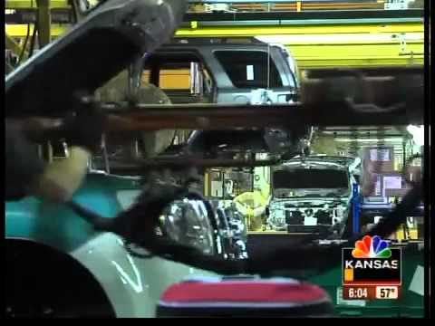 Blunt discusses job creation at Ford plant