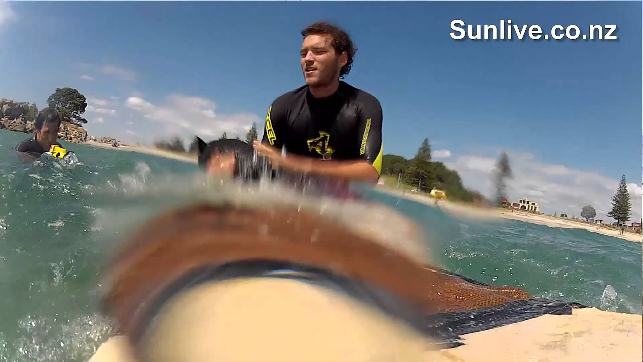 Video: Meet Zorro the amazing surfing pig who's hogging the waves in ...