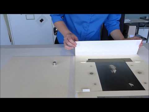 Mounting Photographs with Earth Magnets