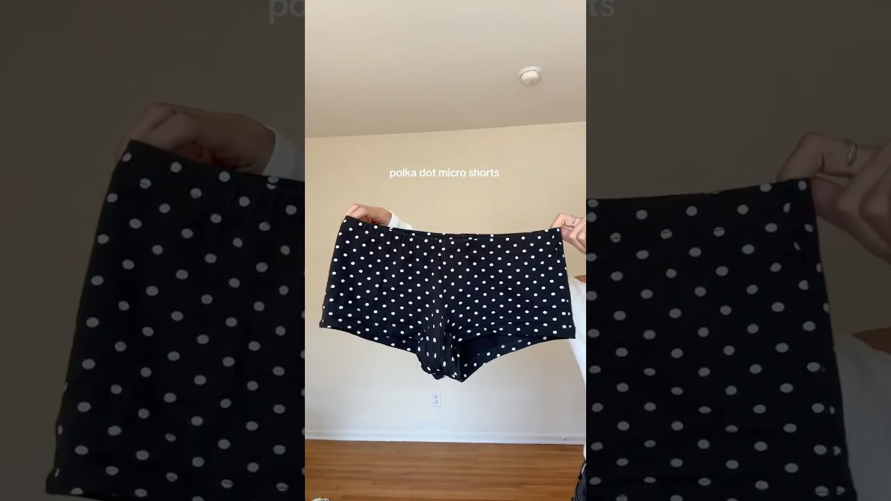the micro shorts 😍 #microshorts #minishorts #polkadots #styleinspo #brandymelville #fashion