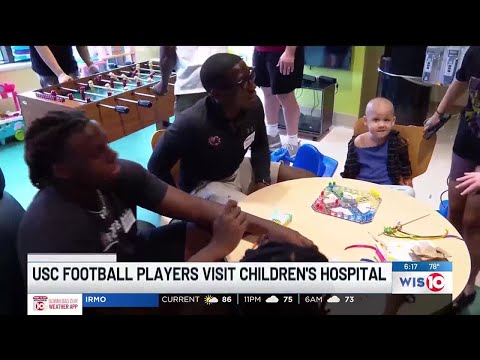 Gamecock football players bring smiles to Prisma Children’s Hospital