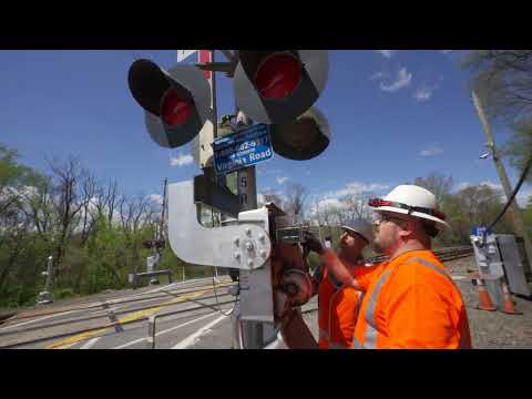 What does a Metro-North Signal Maintainer do?
