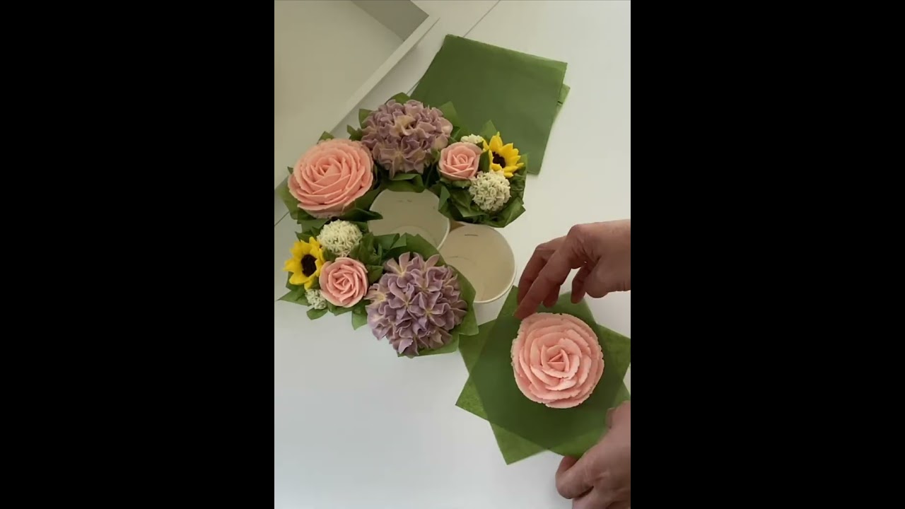 Make A Cupcake Bouquet
