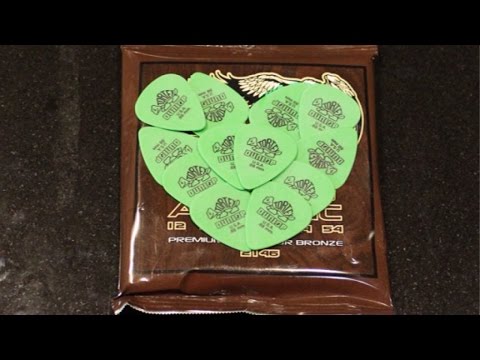 Make a Cool Guitar Pic Valentine Gift - DIY Crafts - Guidecentral