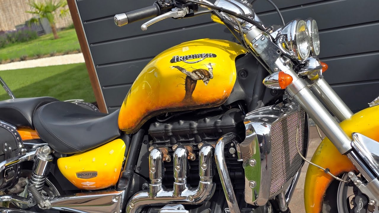 Eladó TRIUMPH ROCKET TOURING 2 299 cm³ (2007) Motorkerékpár ...