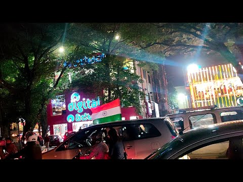#indiranagar#100feet#road#nightlife#entertainment#shopping#nightfood#week#weekend#bangalore#karnatak