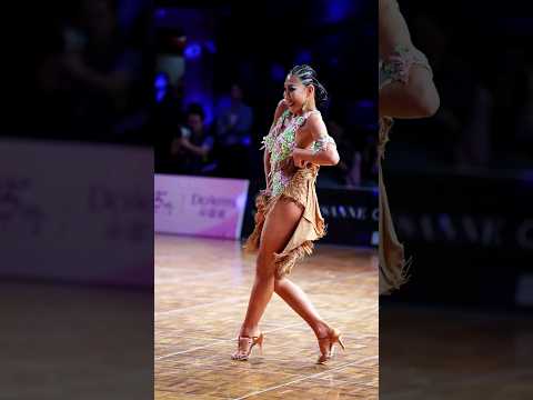 The most beautiful Chinese dancers, the most beautiful clothes#ballroomdance #dance #ballroomdance
