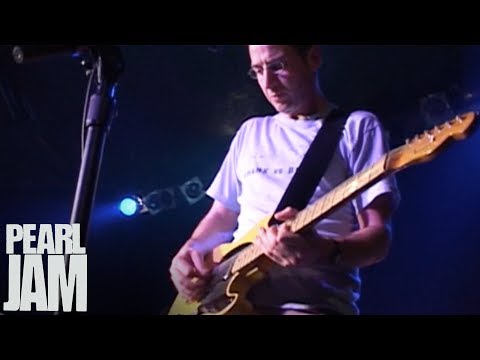 Pearl Jam - Do The Evolution (Live) - Live at the Showbox - Video