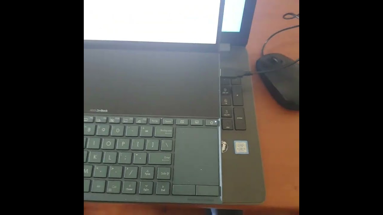 14 or 15.6 inch Laptop side by side